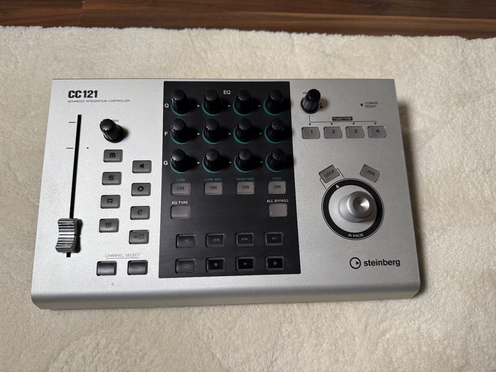Steinberg CC121 Controller (Native Cubase Controller) (D'occasion) à ...