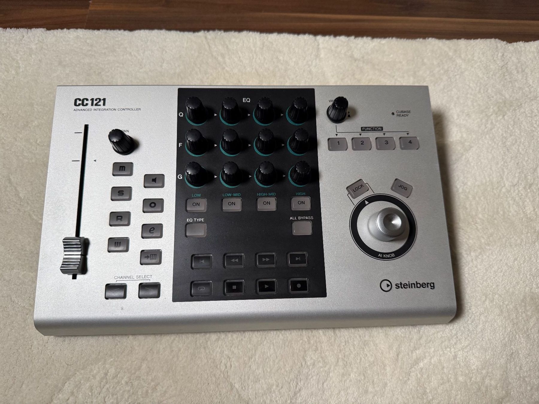 Steinberg CC121 Controller (Native Cubase Controller) (Gebraucht) in ...