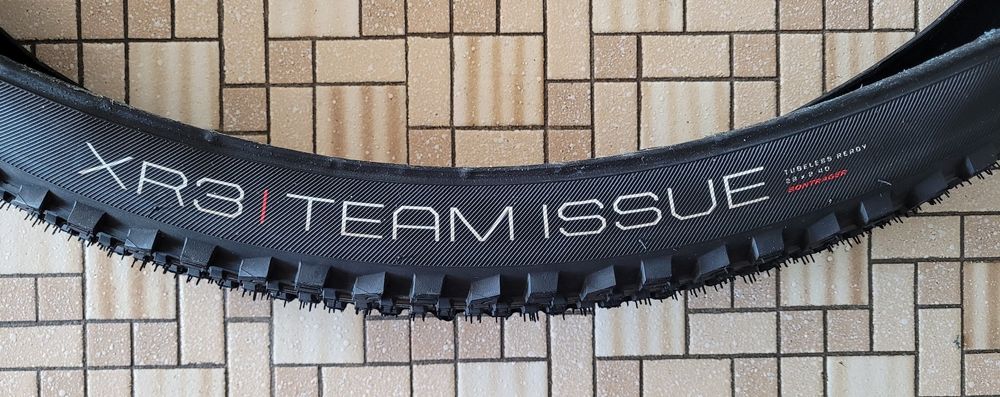 2x pneus MTB Bontrager XR3 29x2.40 TEAM ISSUE Tubeless Ready (Neu (gemäss Beschreibung)) in ...