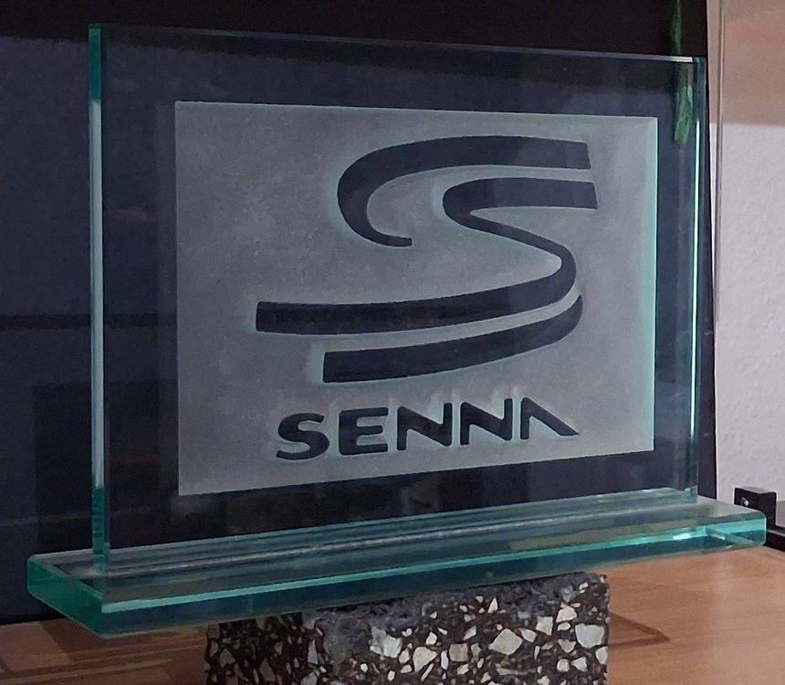 Présentoir en verre double S Ayrton Senna (Gebraucht) in Vernier für ...