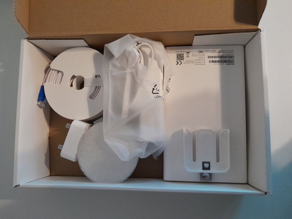 Huawei 5G CPE WIN Balong 5000 Neu (Neu und originalverpackt) in ...