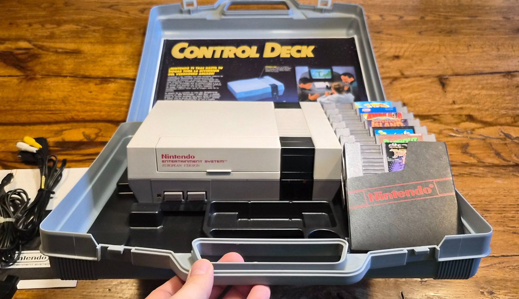 Nintendo NES Konsole mit 7 Spielen - im coolen Koffer 👌 (Gebraucht) in ...