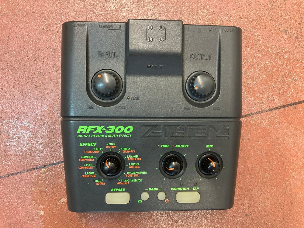 Zoom RFX-300 | Kaufen auf Ricardo