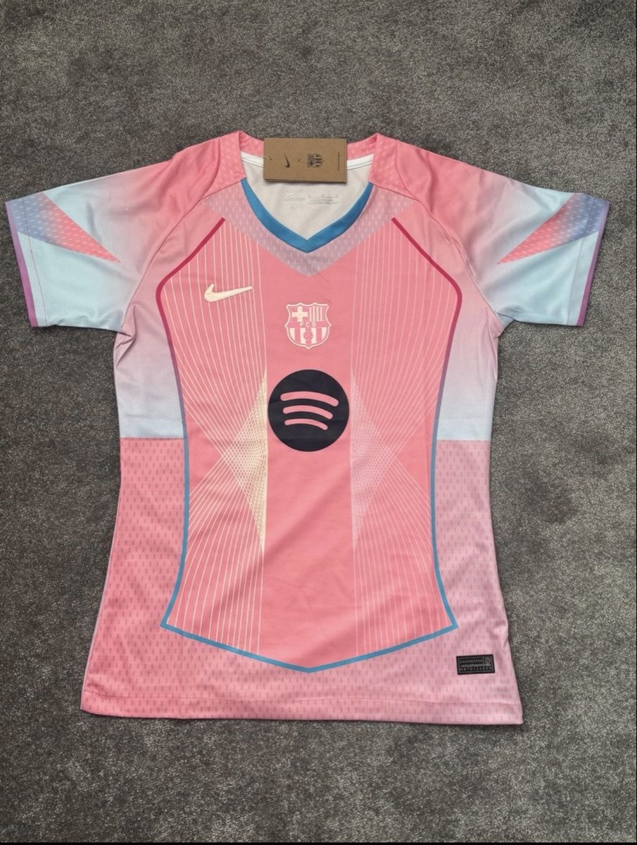 Maillot Fc Barcelone rose Taille L (Neu (gemäss Beschreibung)) in La ...