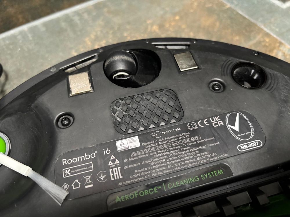 iRobot Roomba i6 Series | Inkl. Ladestation, Manual, Bürsten (Gebraucht ...