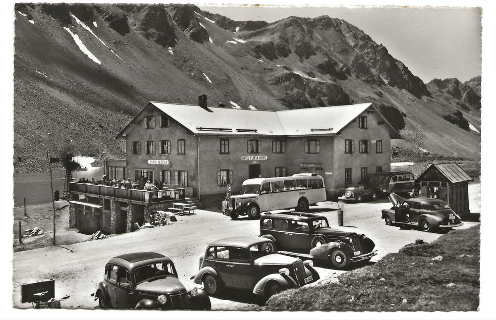Flüela - Hospiz (GR) Saurer-Postauto - Oldtimer - Tanksäule (Gebraucht) in Engelburg für CHF 18. ...