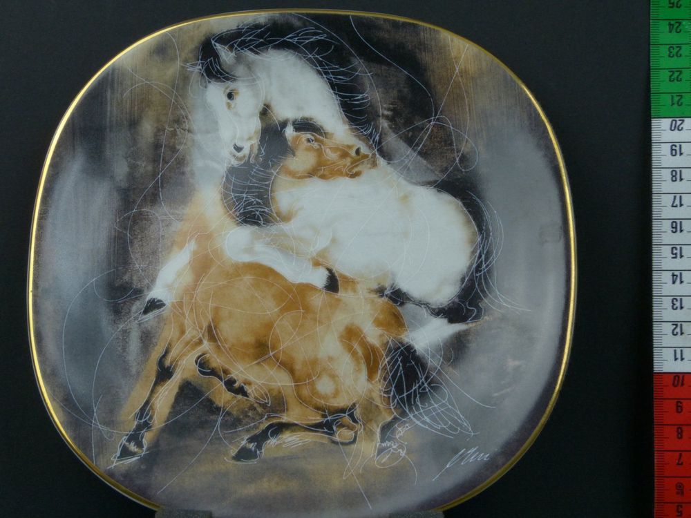 Hans Erni Porzellan Teller "Pferdespiel" (Gebraucht) in Rheineck für CHF 20 – mit Lieferung auf ...