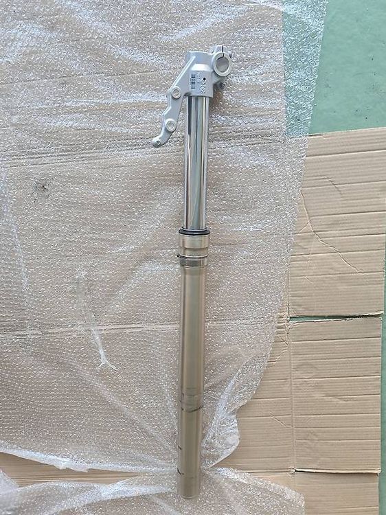 Fourche bmw F 800 GS (bras droite) (Neuf (Voir description)) à Forel FR ...