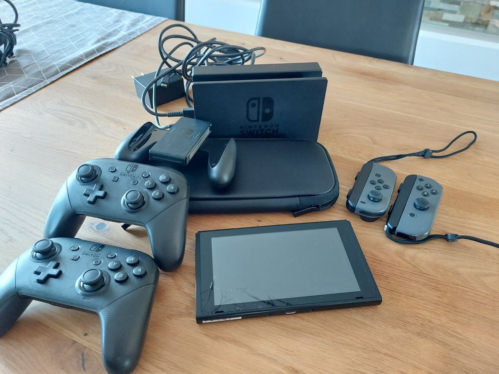 Nintendo Switch all Black | Kaufen auf Ricardo