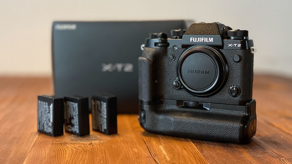 Fujifilm XT-2 mit Batteriegriff und 3 Akkus OVP (Gebraucht) in Rubigen ...