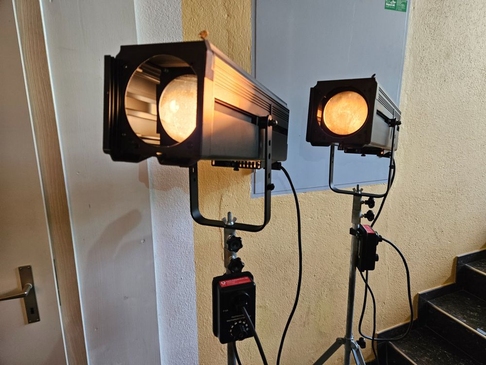 Scheinwerfer, Bühnen, Theater Scheinwerfer inkl. Stativ (Gebraucht) in Trimbach für CHF 84 – nur ...