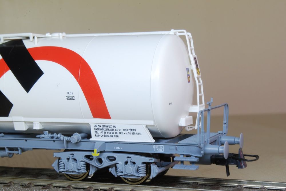 Roco 67449 2x Holzim Zementsilowagen UACS (Neu und originalverpackt) in ...