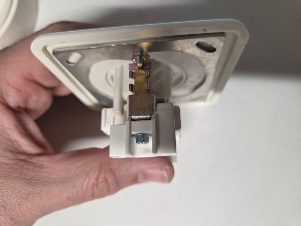 UP FELLER Steckdose T13 Typ13 (Gebraucht) in Zürich für CHF 12 – mit ...