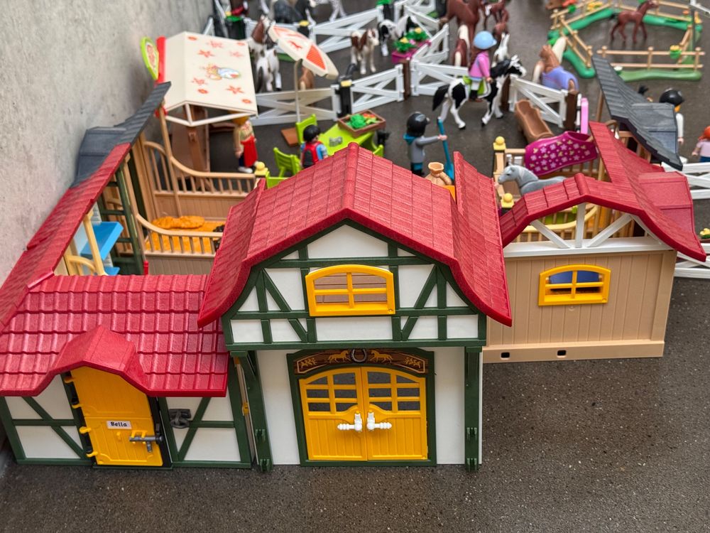 Pferdestall, Pferde und viel Zubehör (Gebraucht) in Meisterschwanden für CHF 86 – mit Lieferung ...