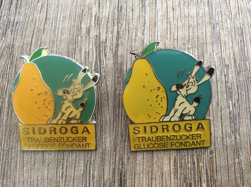 2 Pins Astrix & Obelix - Idefix (Farbvarianten) | Kaufen auf Ricardo