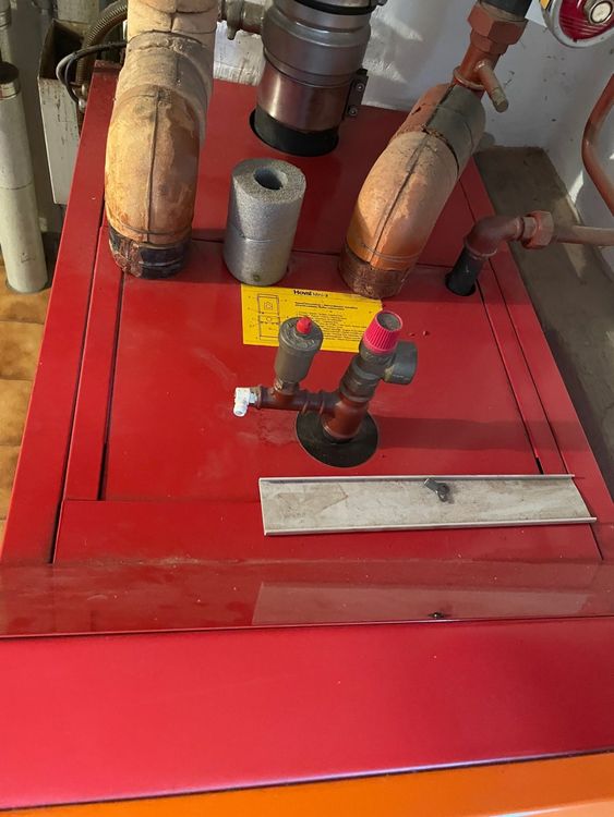 Heizkessel HOVAL Mini 3 25 KW inkl. Oelbrenner Top Zustand (Gebraucht ...