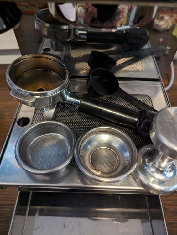 Isomac Venus Espresso Maschine (Bazzar Stella) & Mühle Anfim (Gebraucht ...