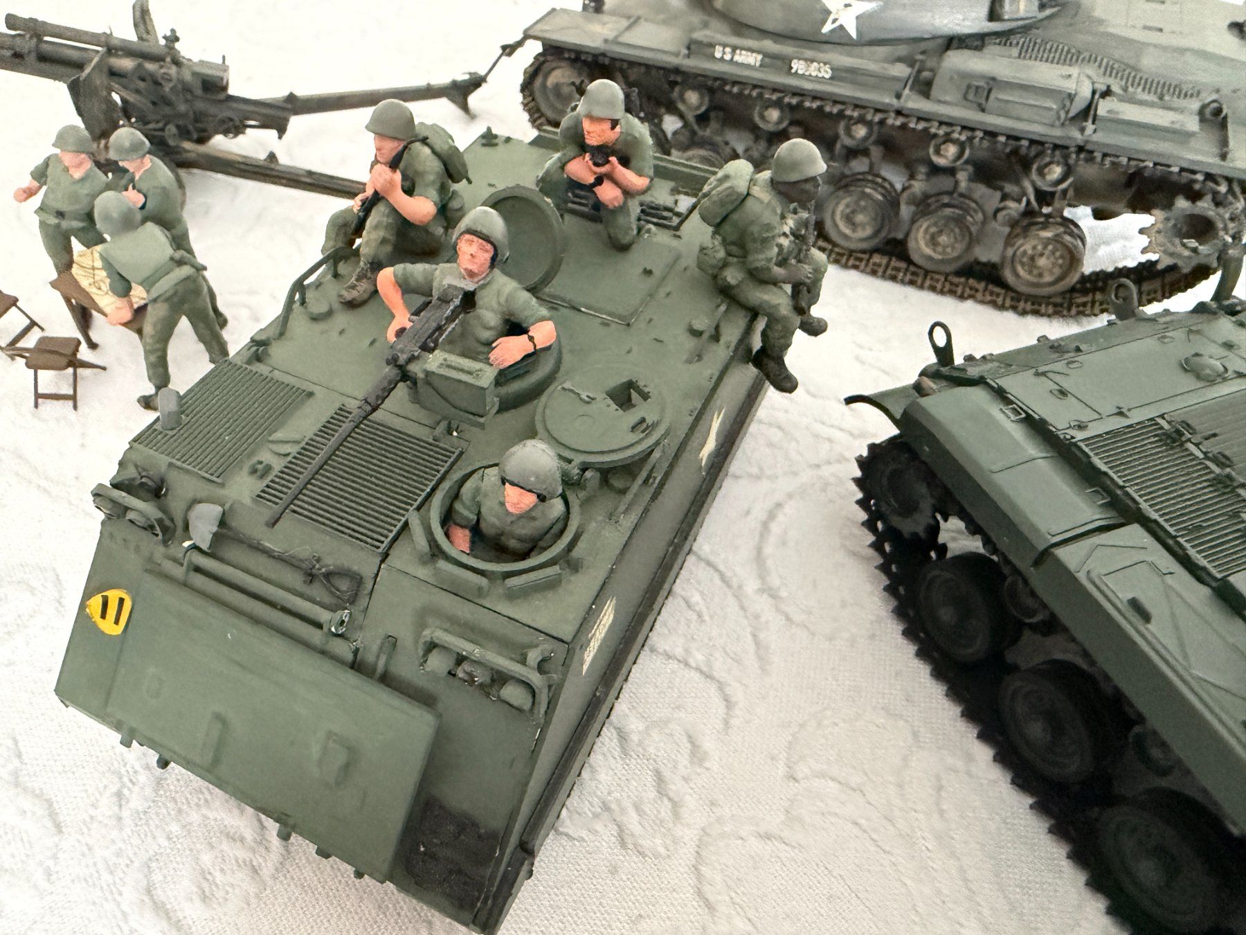 3 Panzer + 1 Haubitze vom Vietnam Krieg mit Zubehör in 1/35 (Gebraucht ...