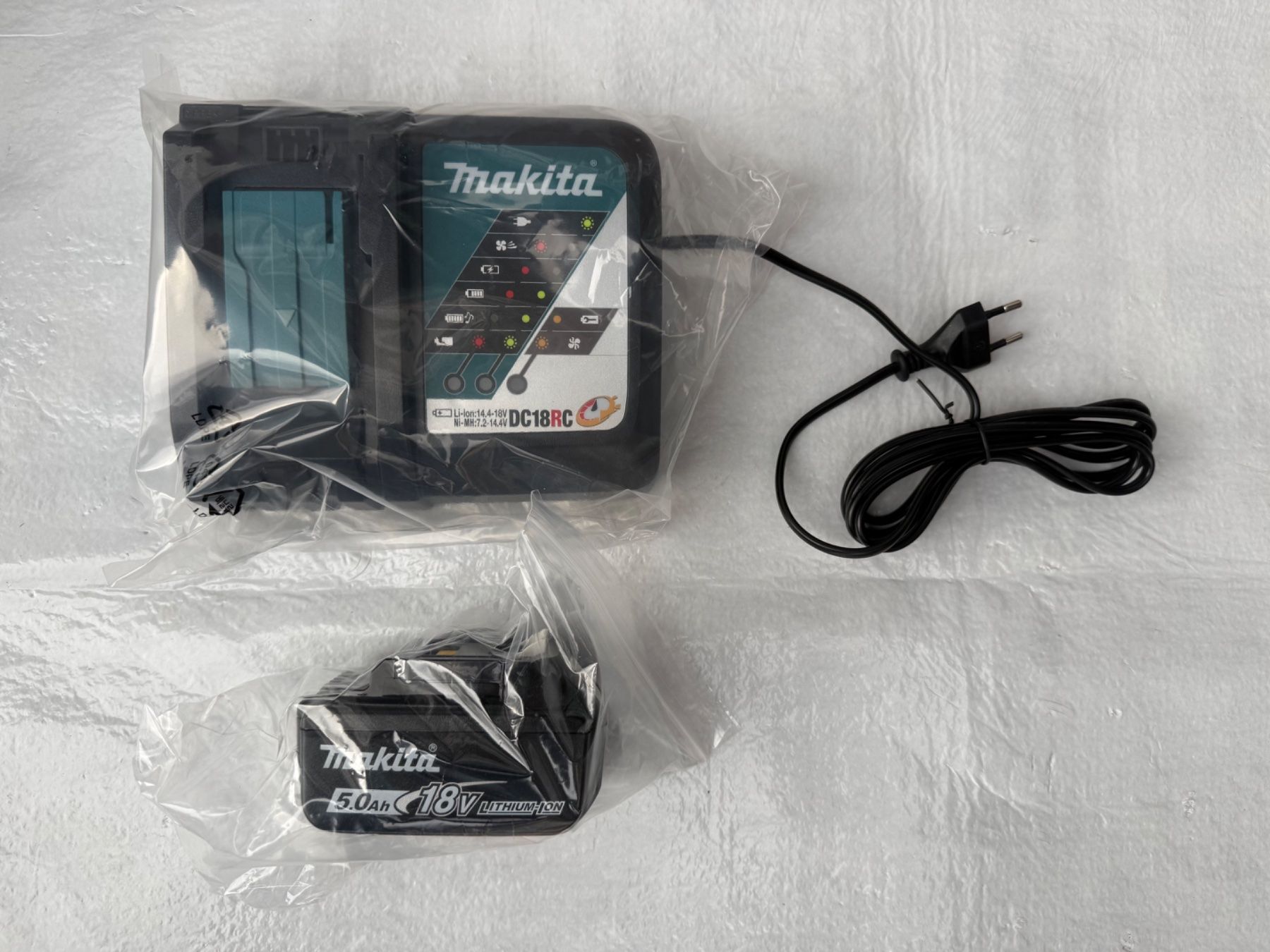 Neu! Makita Akku-Trockenbauschrauber Akku Schnellladegerät (Neu und ...