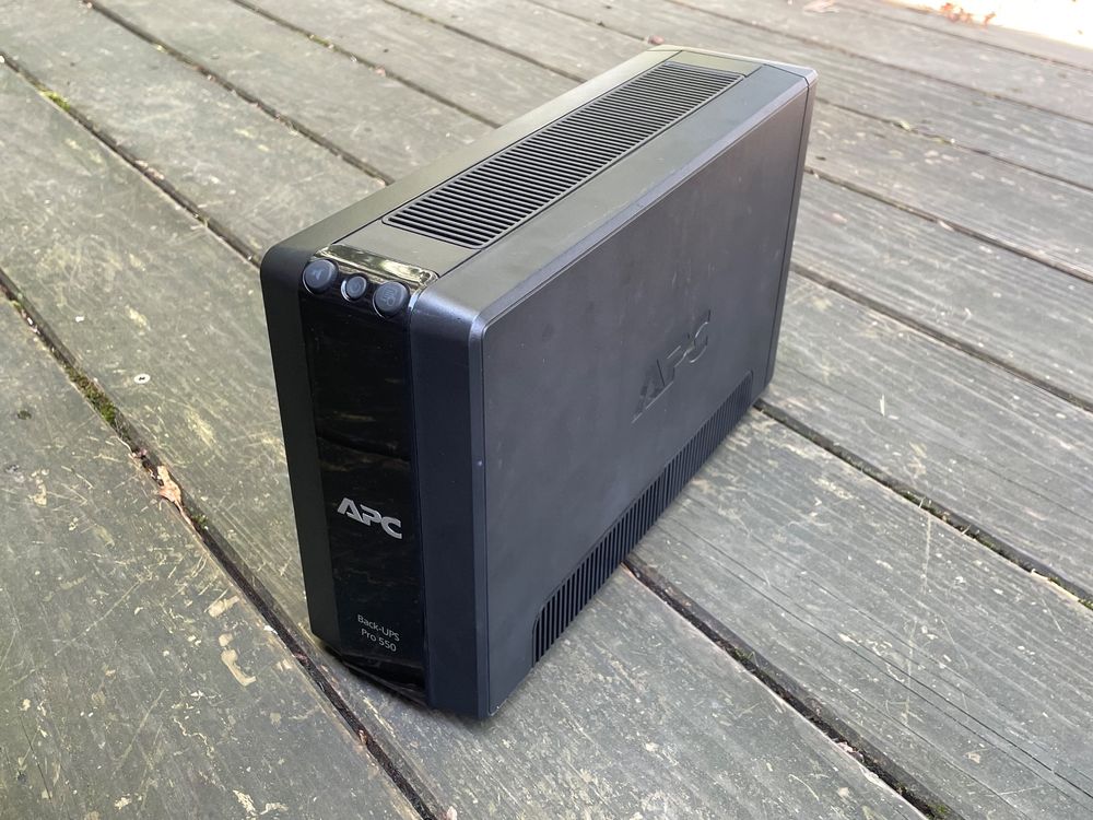 APC Pro 550 Back-Up USV UPS / ALS DEFEKT OHNE BATTERIE | Kaufen auf Ricardo