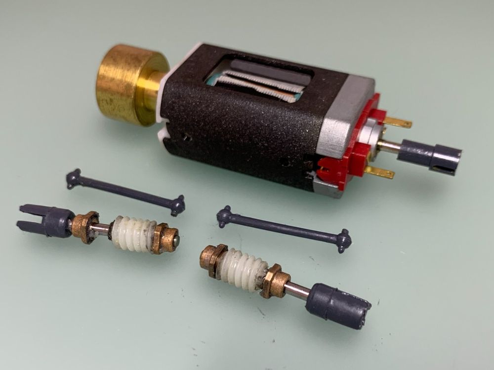 ROCO MOTOR SNCF BB 7300 inkl. Kardanwelle, Zahnräder, .. (Gebraucht) in ...