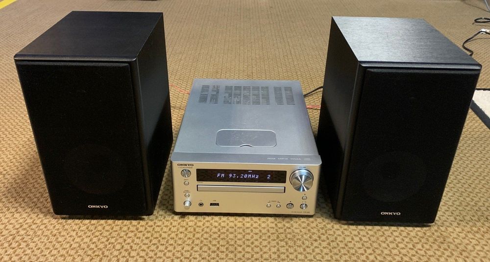 ONKYO CR-545 Mini-Stereoanlage mit Originalboxen | Kaufen auf Ricardo