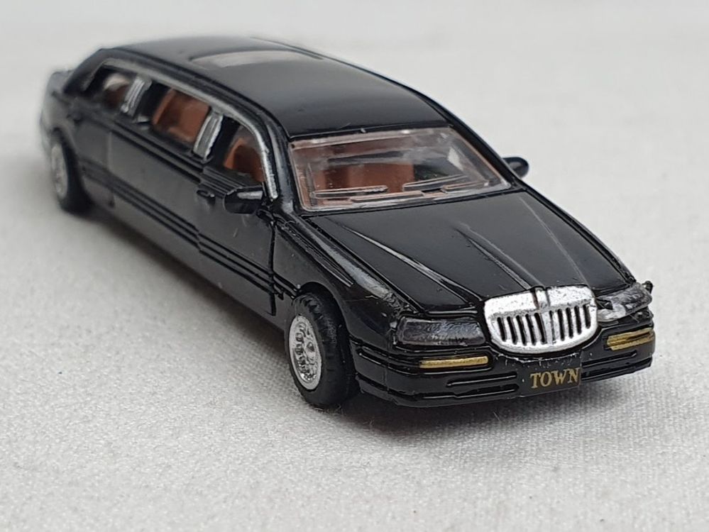 VD 0018 Lincoln Town Car Stretch Limousine 1999 H0/1:87 (Neu (gemäss ...