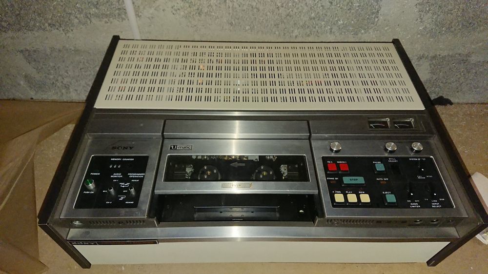 Sony u-matic (Gebraucht) in Sullens für CHF 21 – nur Abholung auf ...