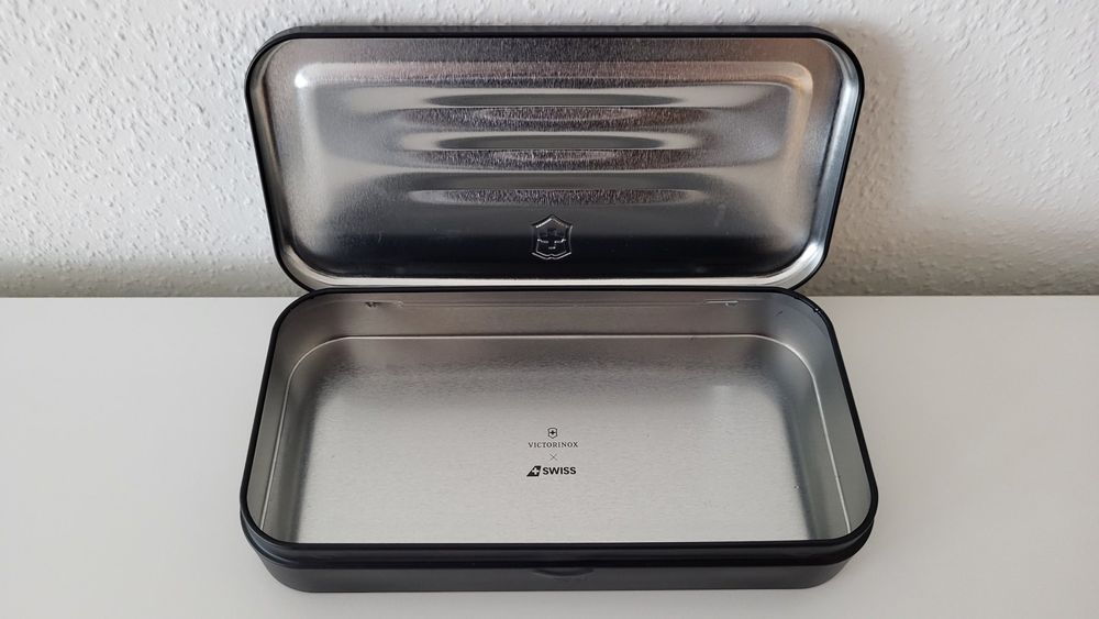 VICTORINOX/SWISS Blechdose, schwarz, 18x9x3.5 cm (Gebraucht) in ...
