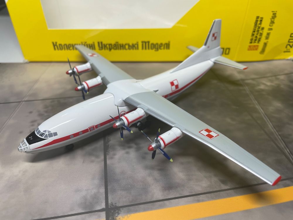 Antonov An-12 Polnische Luftwaffe 1/200 | Kaufen auf Ricardo