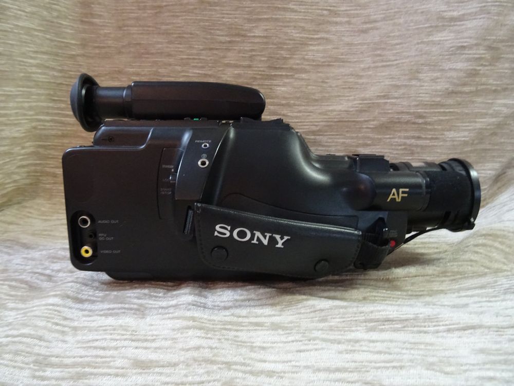 Sony Video Camera Recorder 8 CCD-F335E Handycam (Gebraucht) in Zürich ...