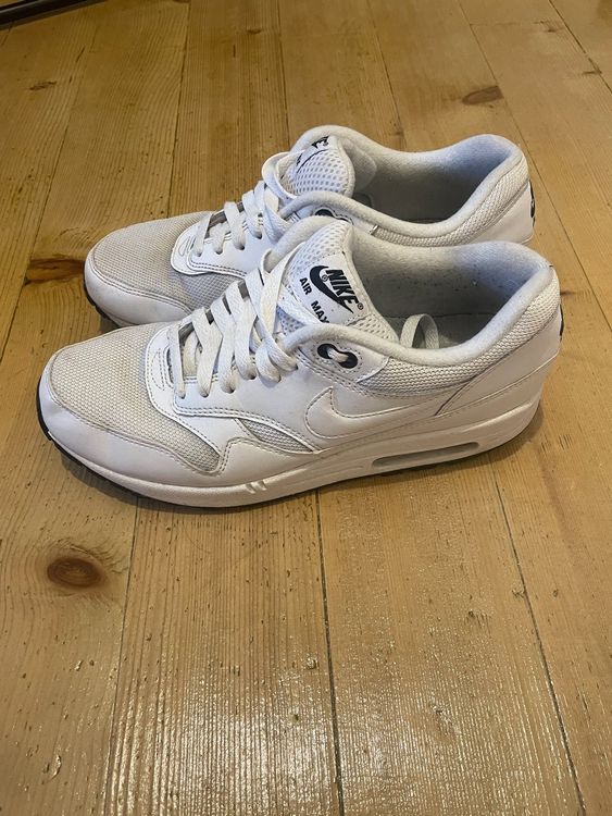 Nike air max 1 42.5 et Nike air 42 année 1990 (Gebraucht) in Estavayer-le-Lac für CHF 10 – mit ...
