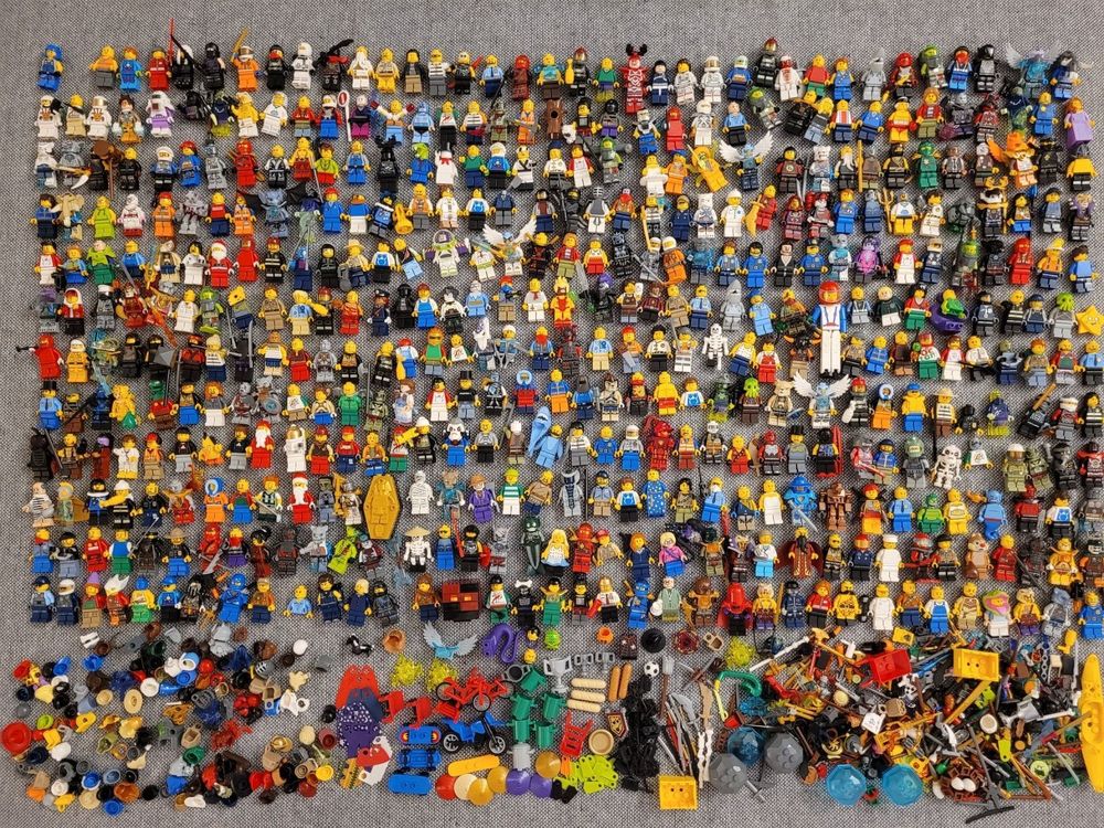 Über 320 Lego Minifiguren (Gebraucht) in Buttikon SZ für CHF 634 – mit Lieferung auf Ricardo kaufen