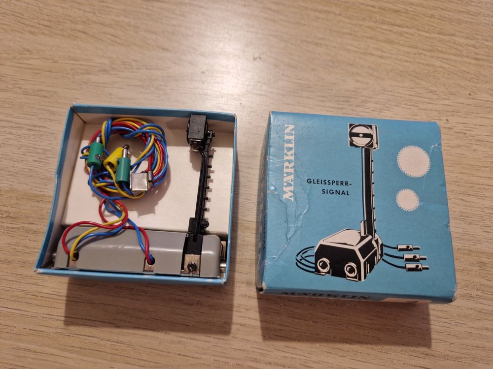 Märklin 7042 Gleissperrsignal H0 OVP NEU (Gebraucht) in St-Aubin-Sauges ...