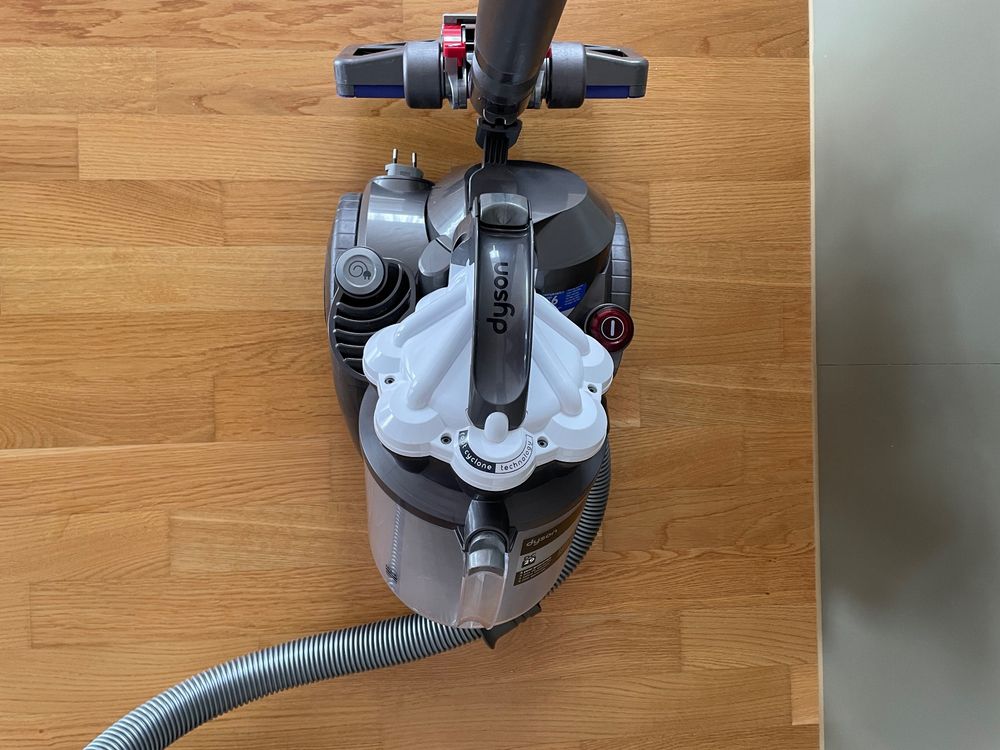 Dyson DC29 Staubsauger (Gebraucht) in Neuendorf für CHF 101 – nur ...