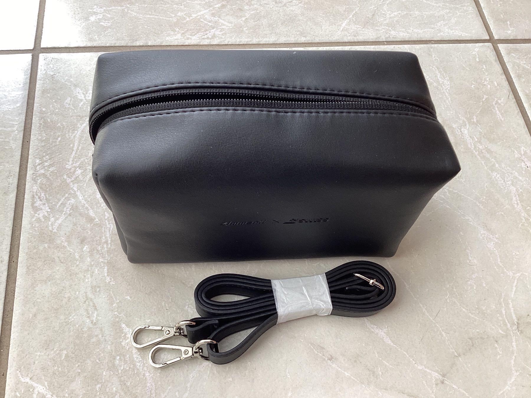 Zimmerli x SWISS F-class Hängetasche Weiss/Schwarz o Weinrot (Neu ...