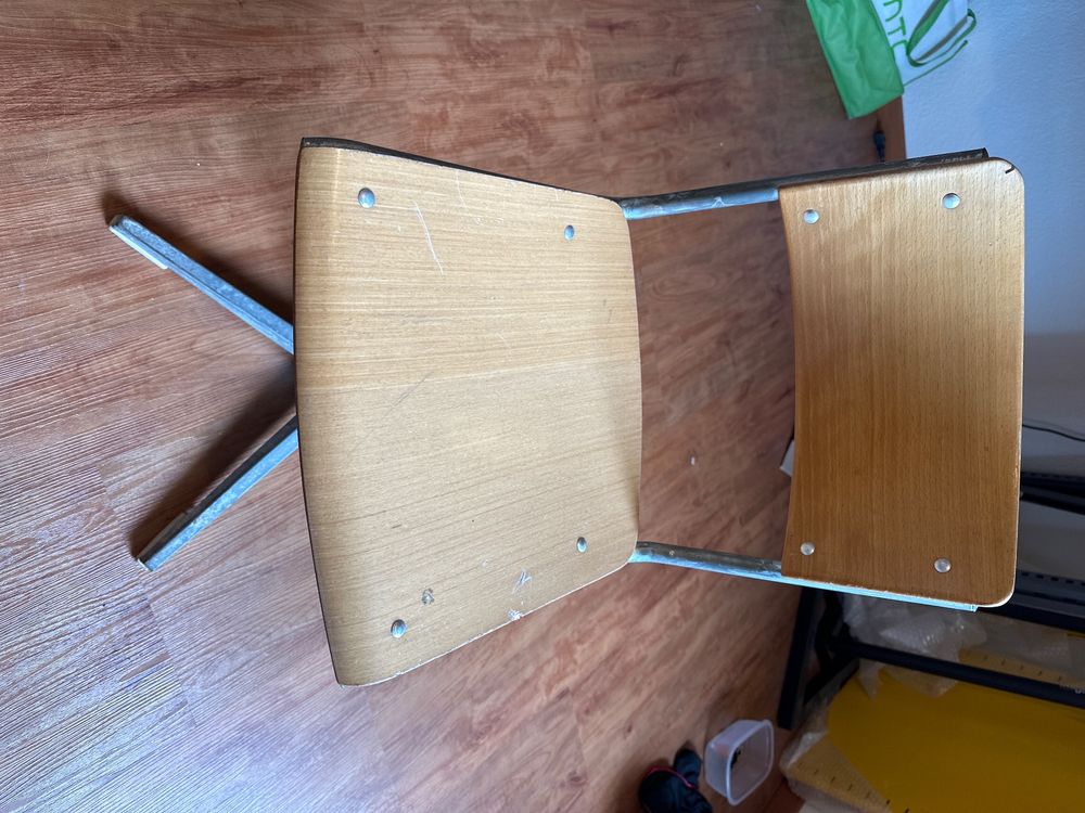 Ancienne chaise Ecole enfant (Gebraucht) in Porrentruy für CHF 10 – nur Abholung auf Ricardo kaufen