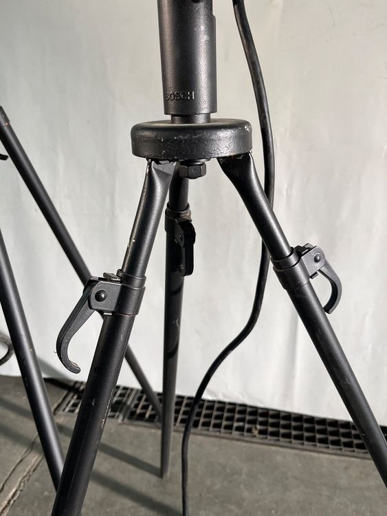 Vintage Scheinwerfer auf Stativ von Bosch (Gebraucht) in zürich für CHF 90 – nur Abholung auf ...