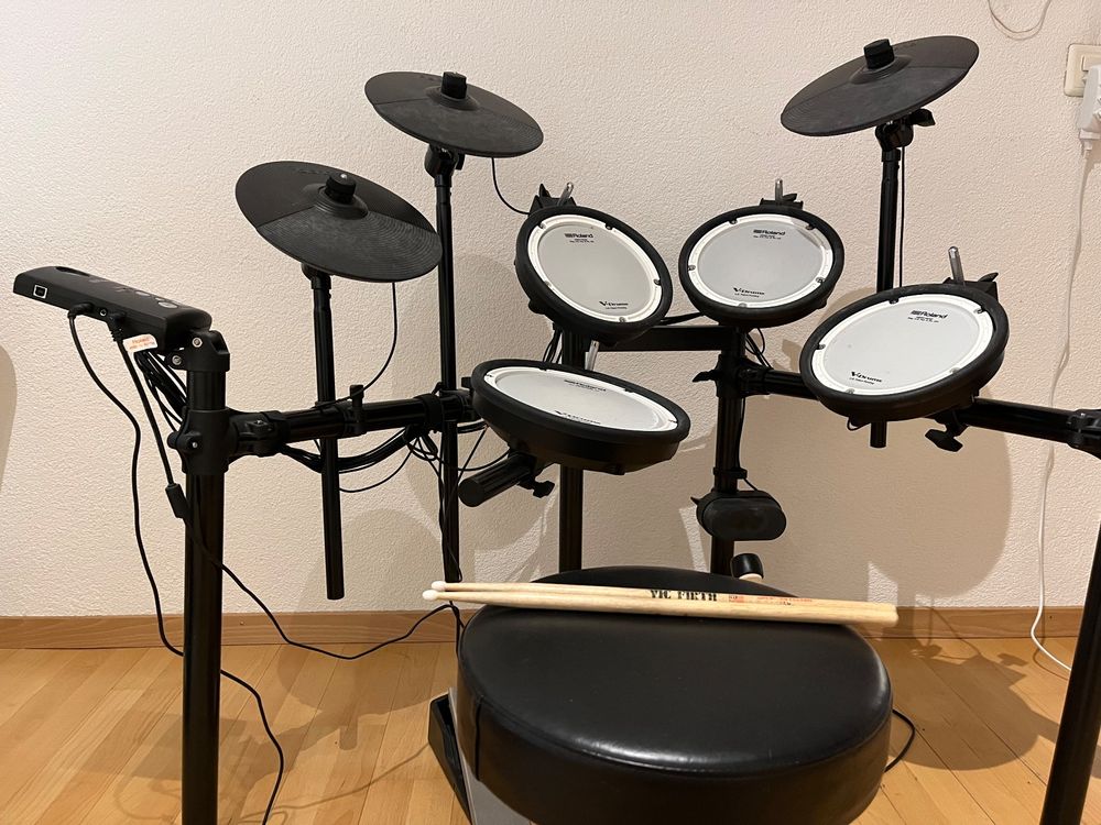 E-Drum Kit Roland TD1 (Gebraucht) in Jona für CHF 398 – nur Abholung ...