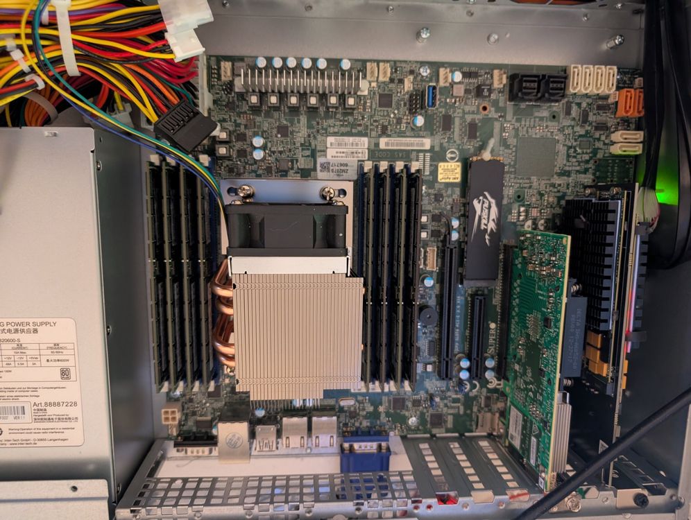 AMD EPYC 7551/H11SSL-i/256GB/Dynatron cooler/2U Case/Rails (Gebraucht ...