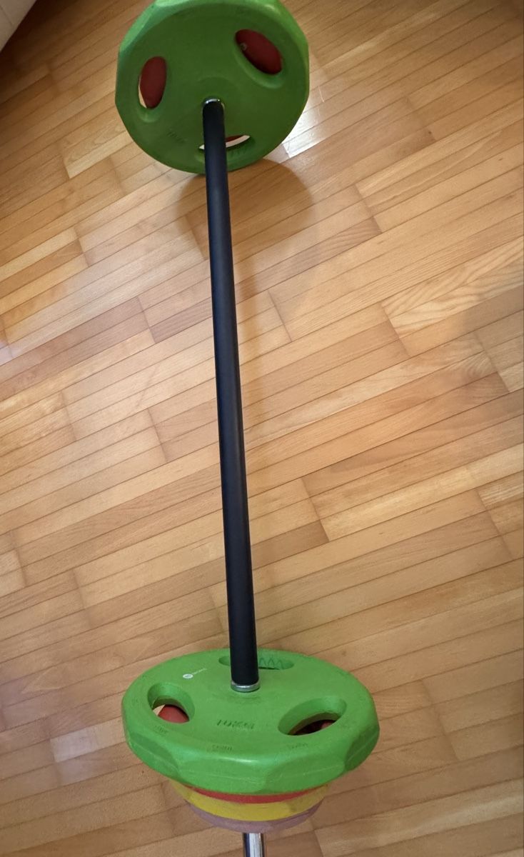 Workout Barbell Set - 2x 10kg, 2x 5kg, 2x 2.5kg Weights (Gebraucht) in ...