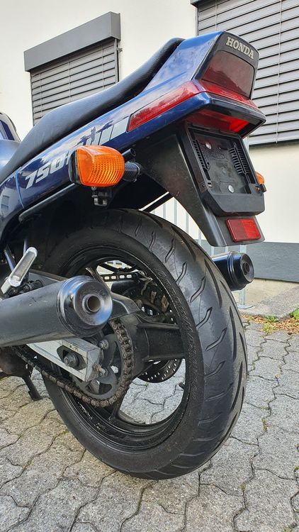 Honda VFR 750 F (RC24) | Kaufen auf Ricardo
