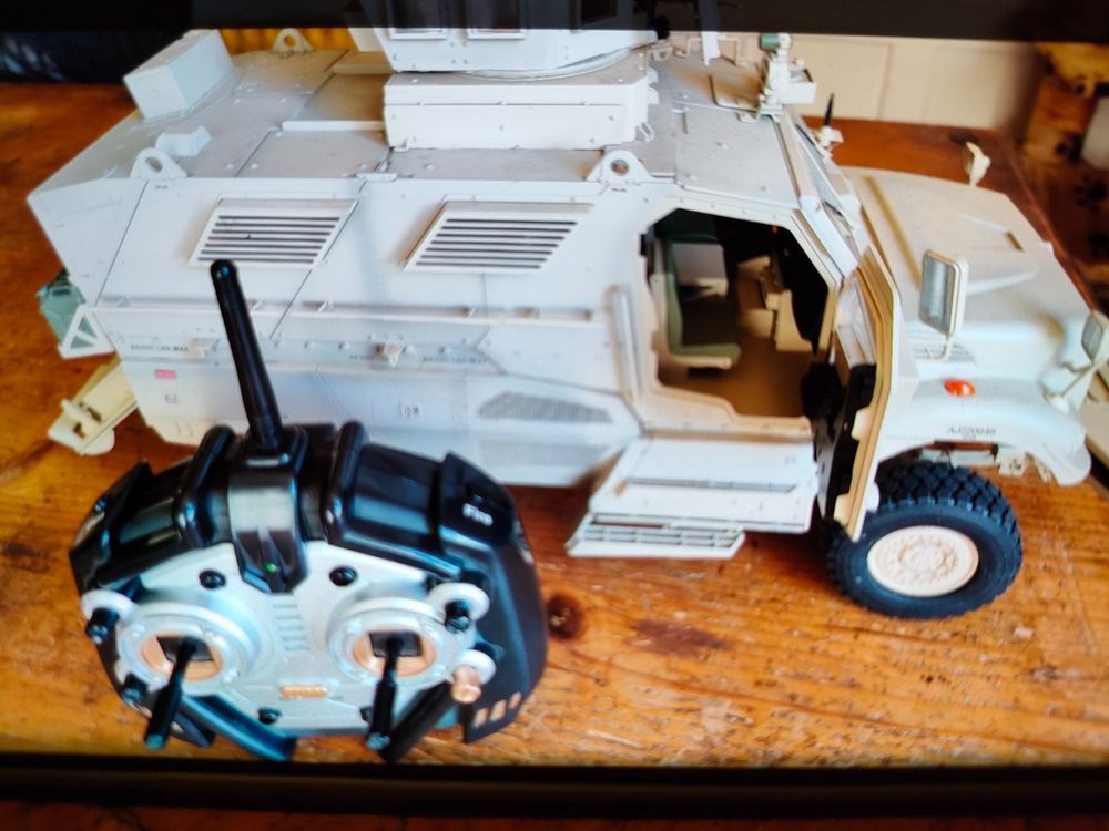 MaxxPro MRAP - 1/16 RC Model (Neu (gemäss Beschreibung)) in Romanshorn ...