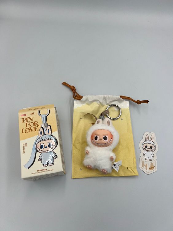 Popmart Labubu Pin For Love ( H ) (Neu und originalverpackt) in Bern ...