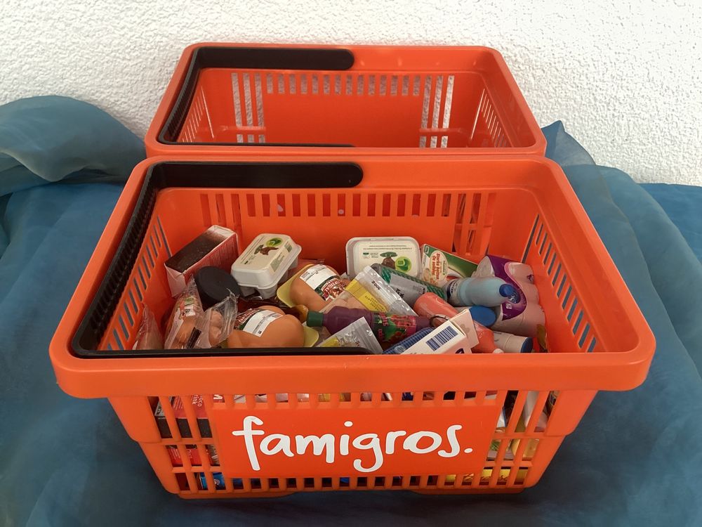 MIGROS MANIA / 75 Verkaufslädeli- Produkte plus 2 Körbli (Gebraucht) in ...