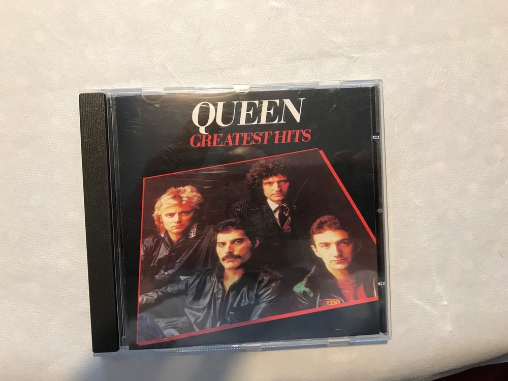 Queen CD Greatest Hits (Gebraucht) in Basel für CHF 1 – mit Lieferung ...