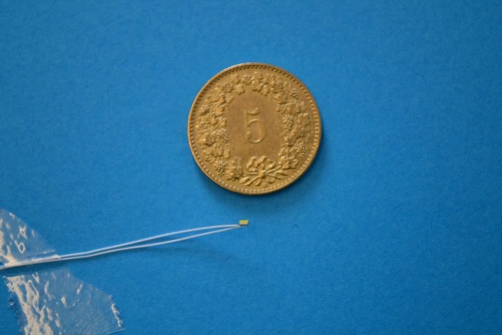 Micro LED 0402 PUR WEISS winzig+hell mit CU Draht (Neu und ...