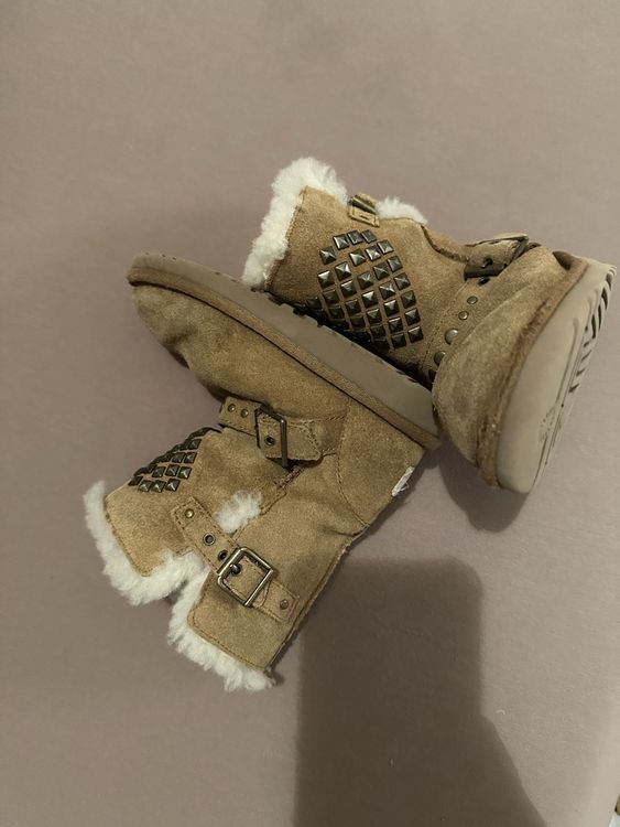 Boots UGG 27/28 (D'occasion) à La Tour-de-Peilz pour CHF 15 – avec ...