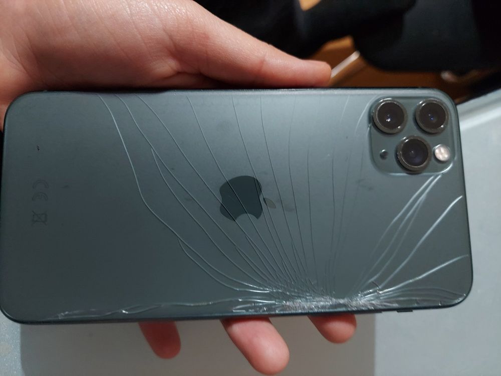 Iphone 11 pro Max 64GB defekt | Kaufen auf Ricardo