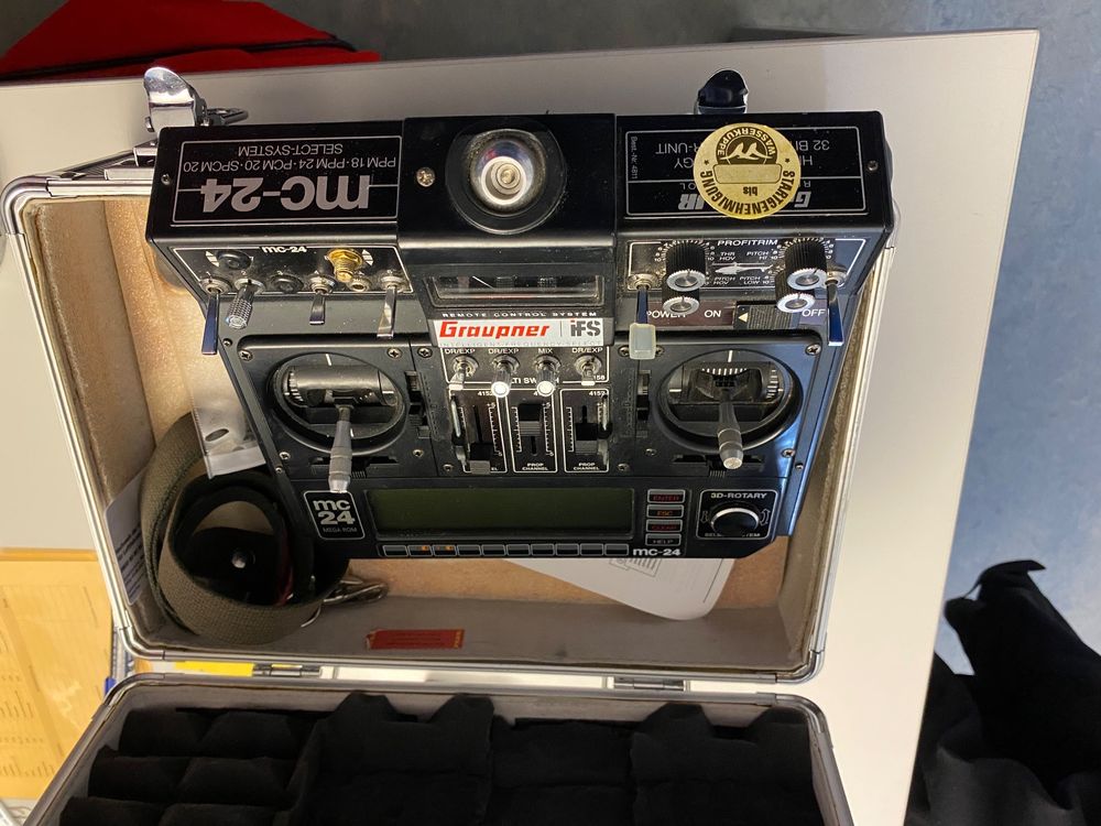 Graupner MC24 Sender mit Empfänger Akkus und Koffer (Gebraucht) in Davos Platz für CHF 115 – mit ...